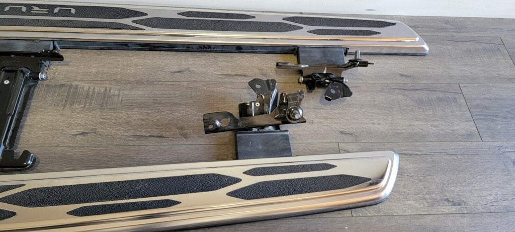 LAMBORGHINI URUS SIDE STEPS LEFT AND RIGHT OEM 4M0071065 4M0071066 ...